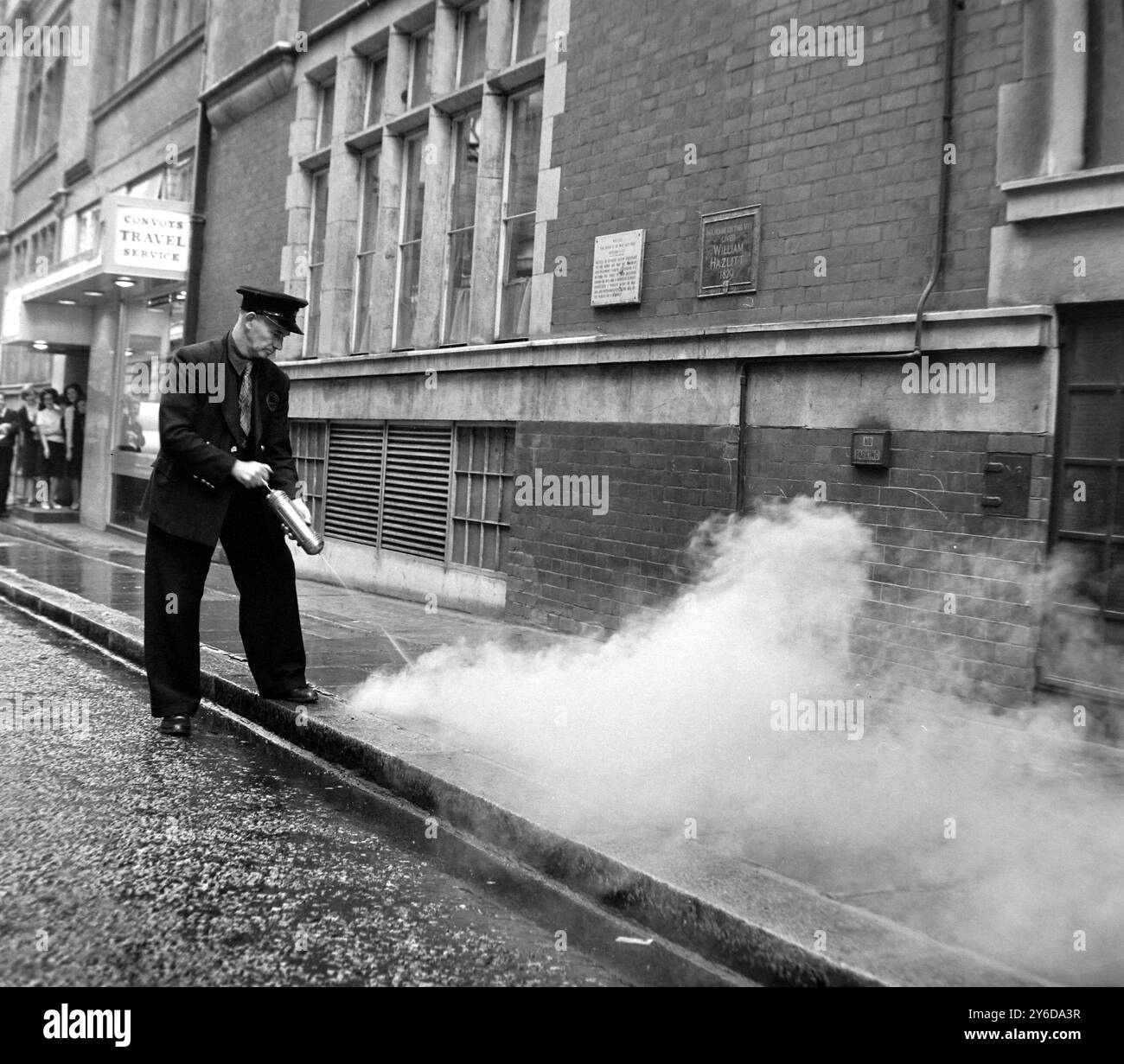 MANHOLE EXPLOSION IN THE CITY OF LONDON ; 28 JUNE 1963 Stock Photo - Alamy