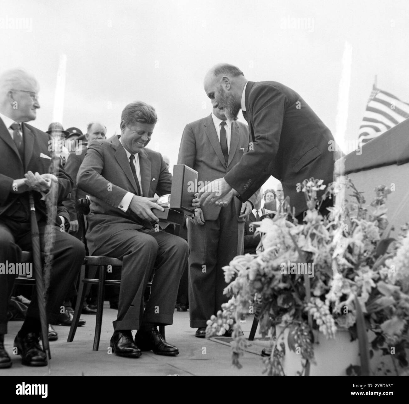 US AMERICAN PRESIDENT JOHN F KENNEDY IN NEW CROSS, IRELAND / ; 28 JUNE ...