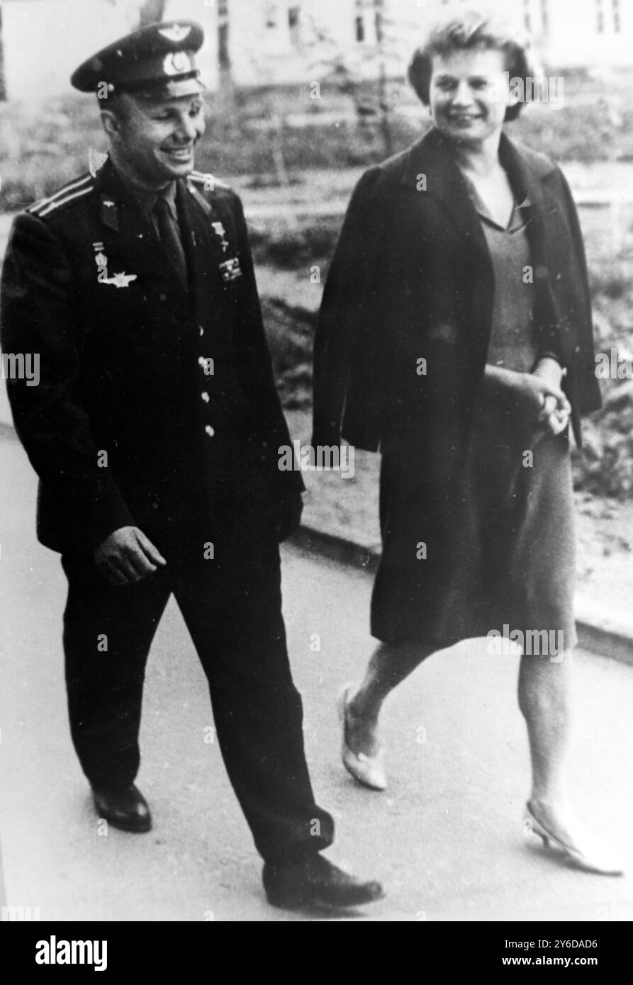 WORLD'S FIRST COSMONAUT SPACEWOMAN COSMONETTE RUSSIAN VALENTINA ...