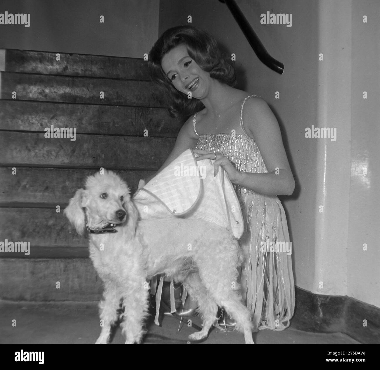 SINGER MILLICENT MARTIN WITH PET DOG IN BOURNEMOUTH / ; 22 JUNE 1963 ...