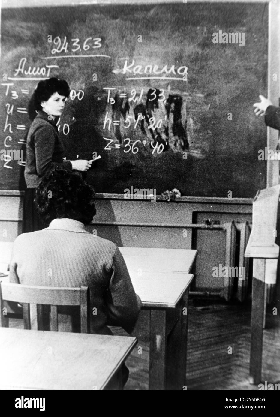 ASTRONOMY LESSON FOR WORLD'S FIRST COSMONAUT SPACEWOMAN COSMONETTE ...