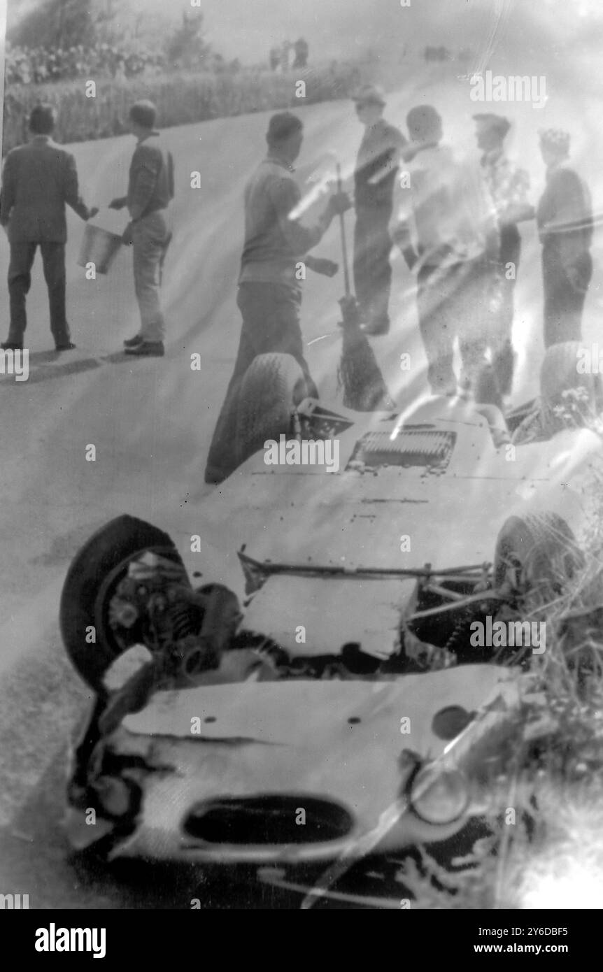 THE FIRST ACCIDENT AT 24 HOUR RACE IN LE MANS, FRANCE - DRIVER MASSON ...