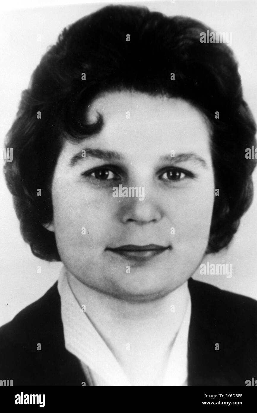 WORLD'S FIRST COSMONAUT COSMONETTE RUSSIAN VALENTINA TERESHKOVA IN ...