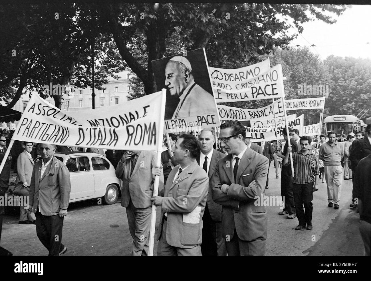 PEACE MARCH IN ROME / ; 17 JUNE 1963 Stock Photo - Alamy