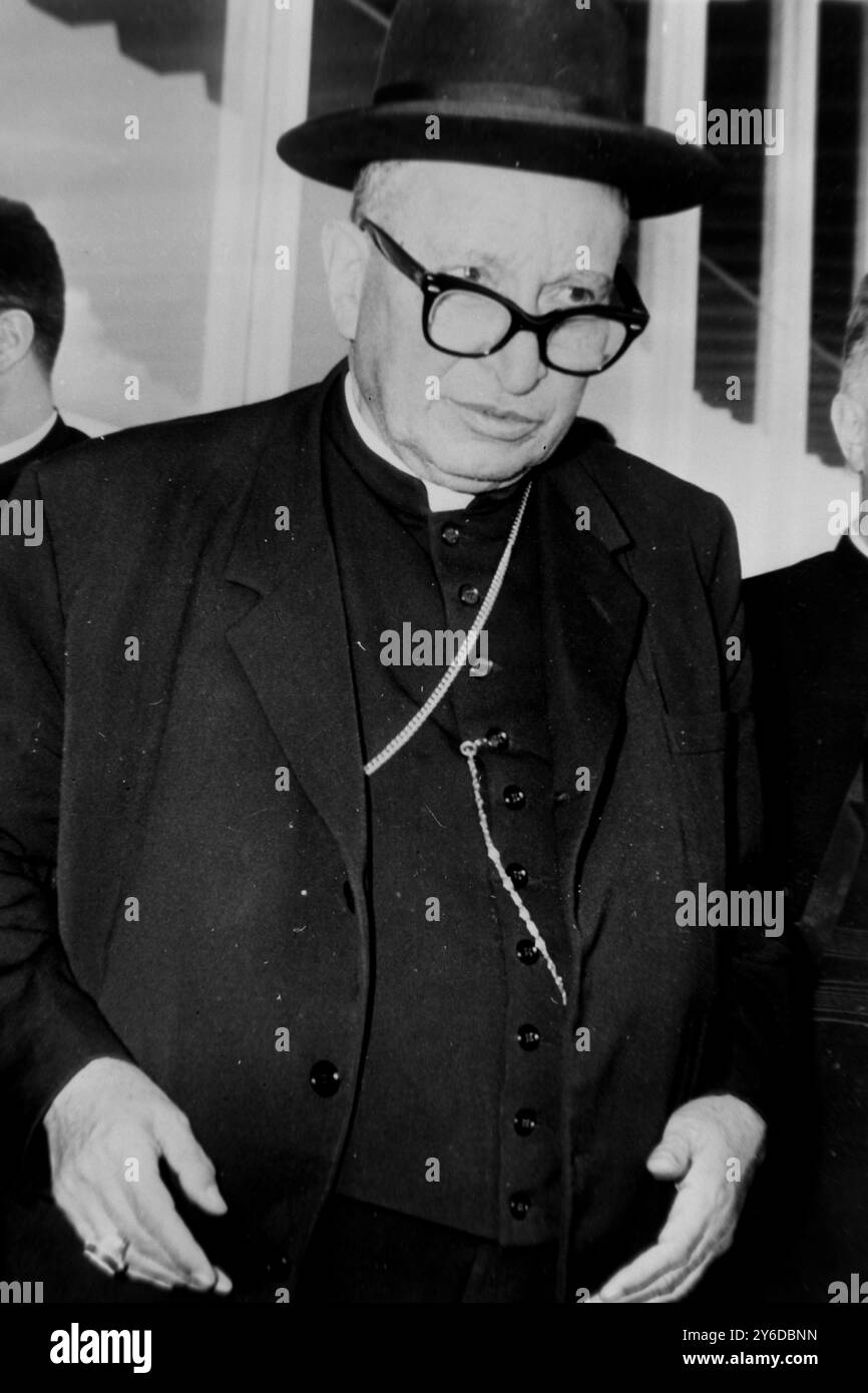 Mexican cardinal Black and White Stock Photos & Images - Alamy