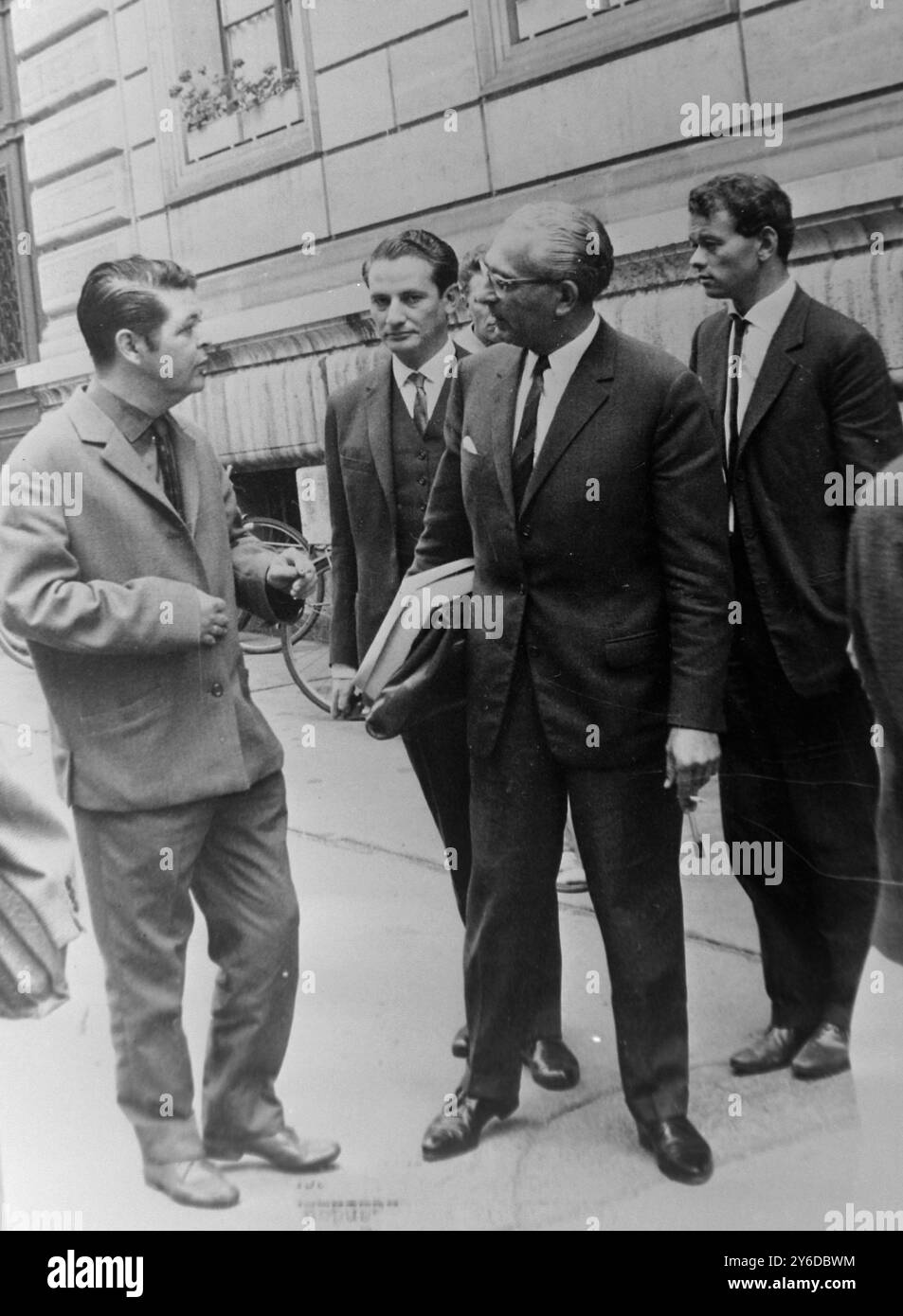 DAVID LANDAU AT ISRAELI AGENTS TRIAL THAT OPENS IN BASLE, SWITZERLAND ...