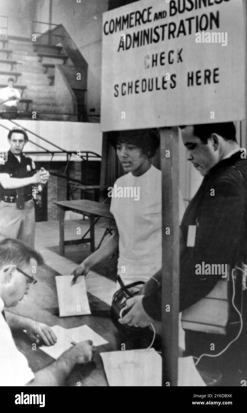 RACIAL SEGREGATION TUSCALOOSA BLACK PEOPLE JOIN UNIVERSITY IN ALABAMA ...