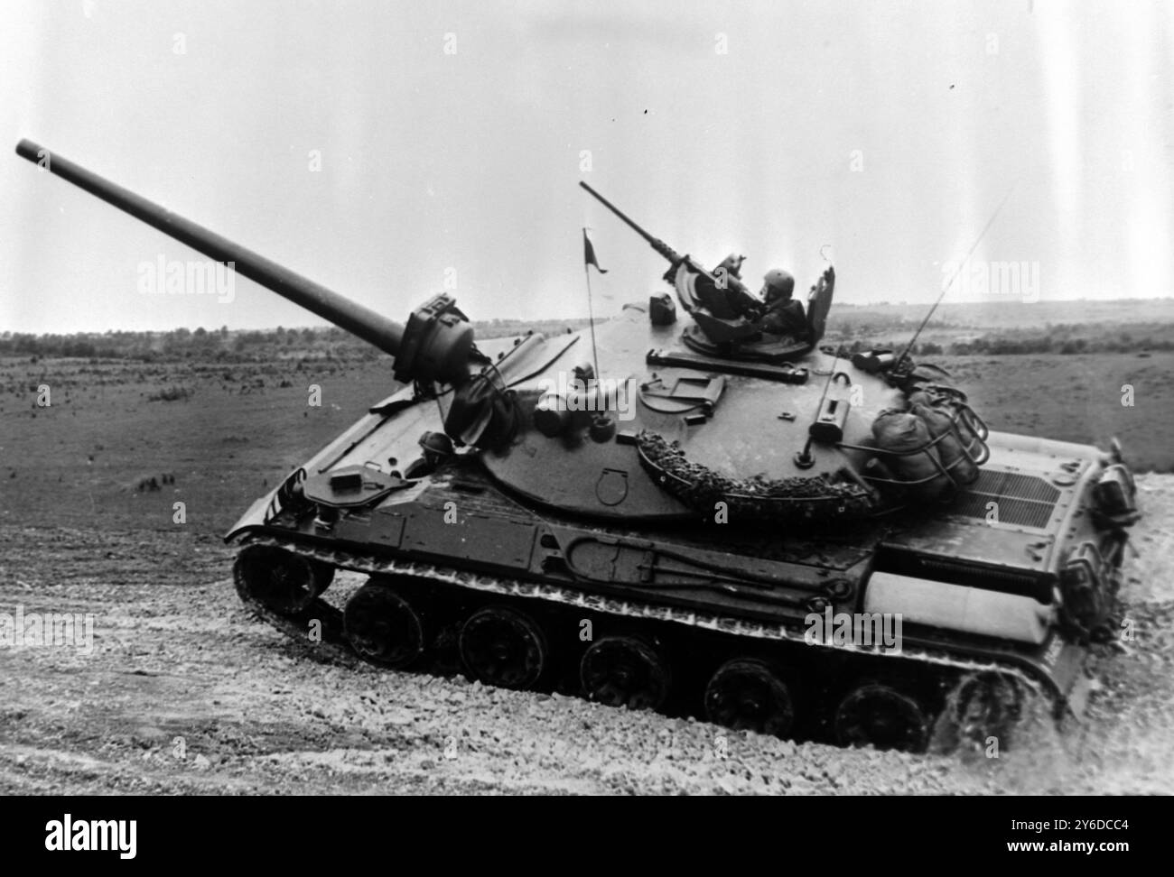 ARMY NEW FRENCH TANK AMX30 DURING DEMONSTRATION IN FRANCE ; 8 JUNE 1963 ...