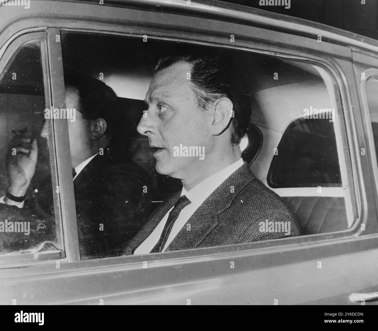 STEPHEN WARD S READY FOR TRIAL - SEEN VIA CAR WINDOW IN LONDON / ; 8 ...