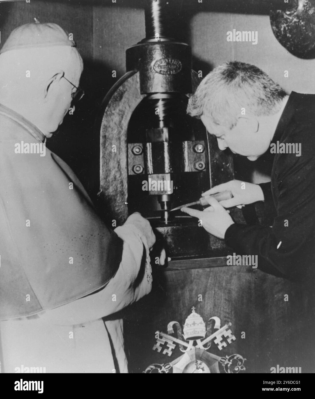 VATICAN CITY COPELLO CARD AT BREAKS SEAL OF POPE JOHN XXIII IN ROME ; 6 ...