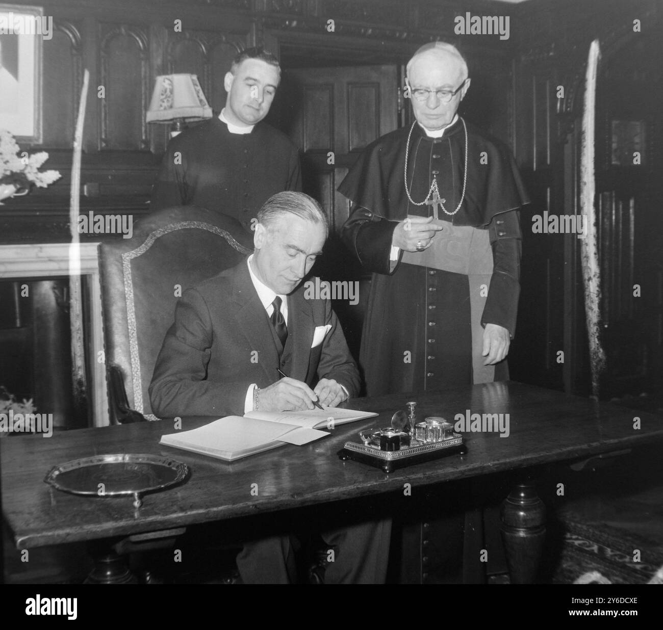 SENOR EL MARQUES DE SANTA CRUZ WITH ARCHBISHOP O'HARA IN LONDON ; 4 ...