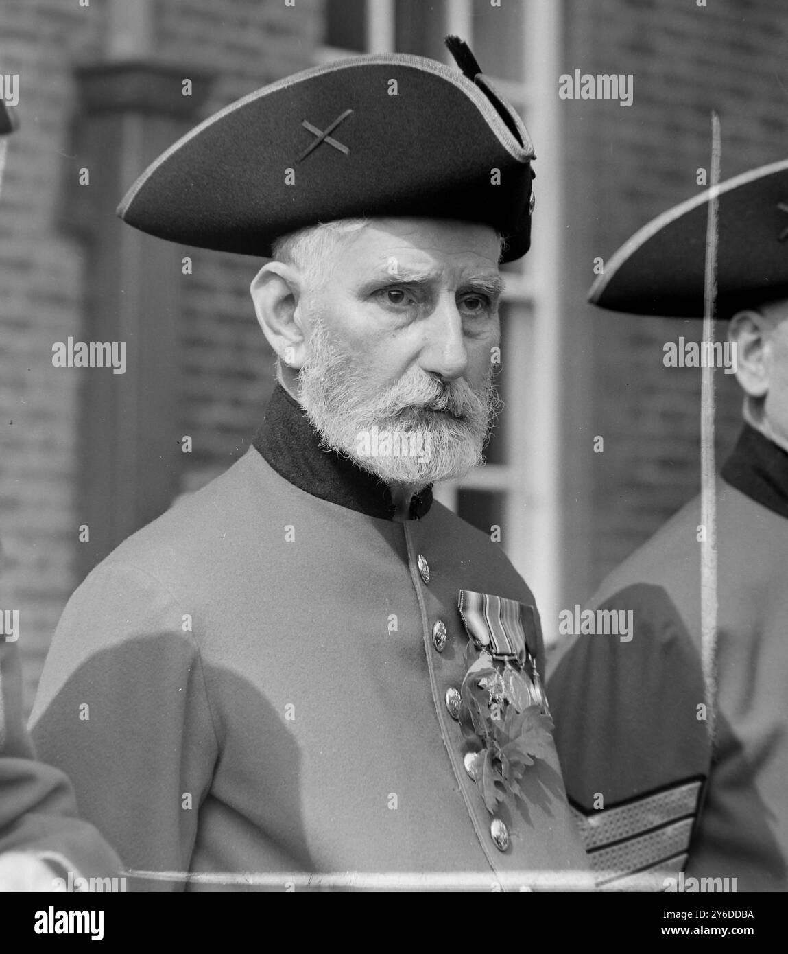 CHELSEA PENSIONER FRANK HICKSON IN LONDON ; 31 MAY 1963 Stock Photo - Alamy