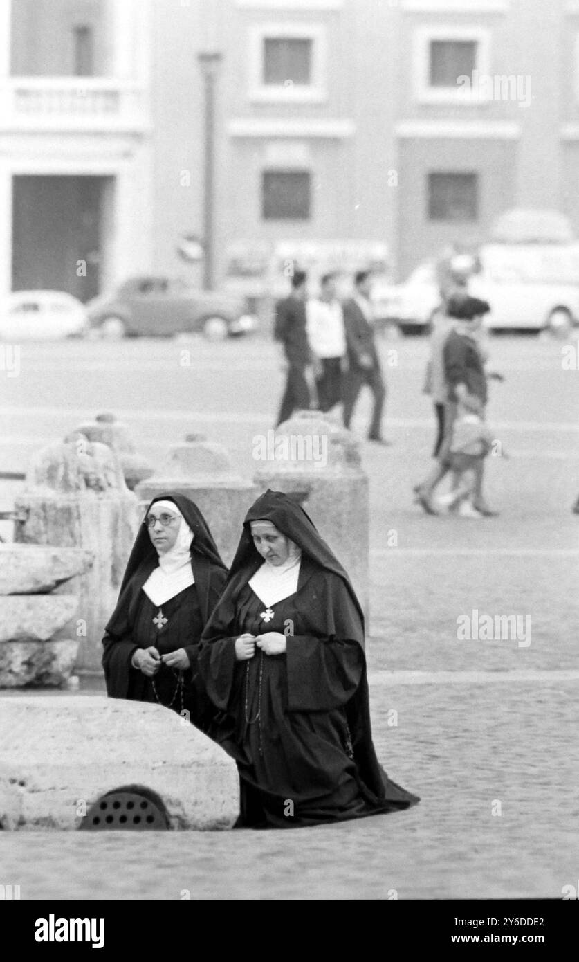NUNS PRAYING FOR POPE JOHN XXIII GOOD HEALTH IN VATICAN CITY, ROME ; 31 ...
