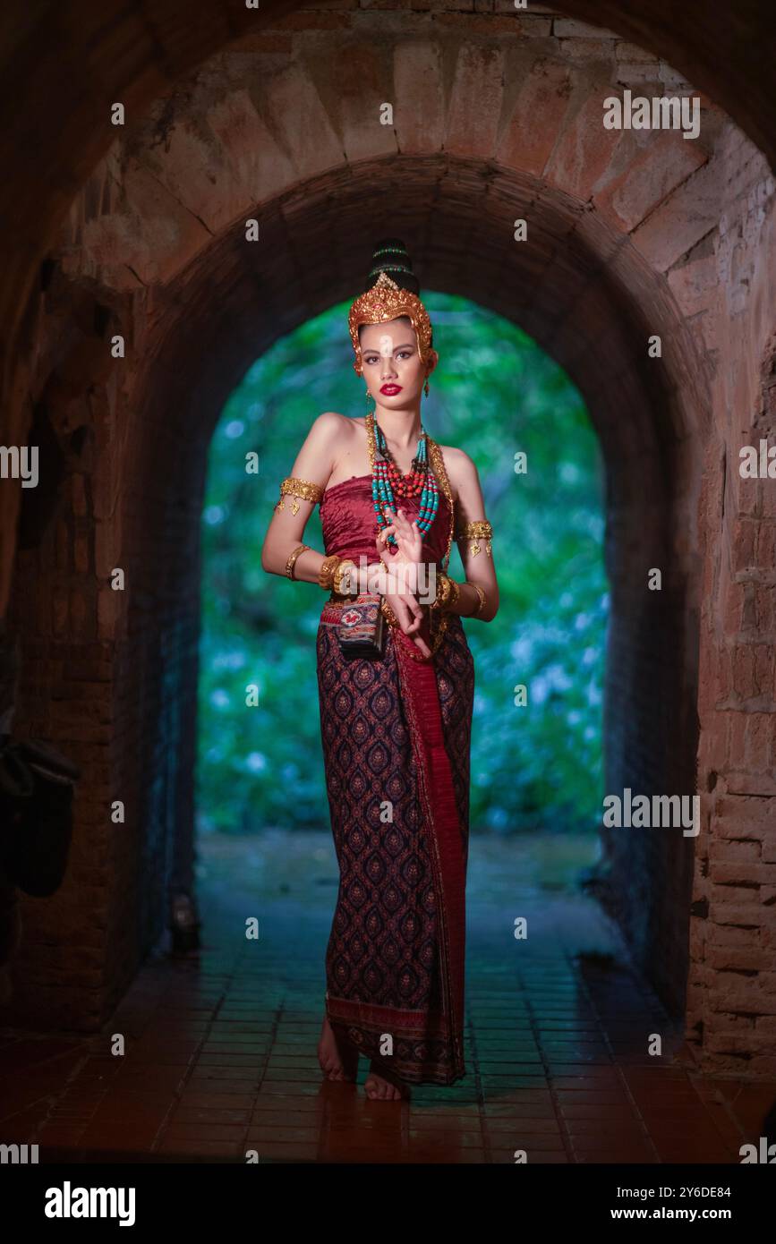 Asean traditional clothes hi-res stock photography and images - Alamy