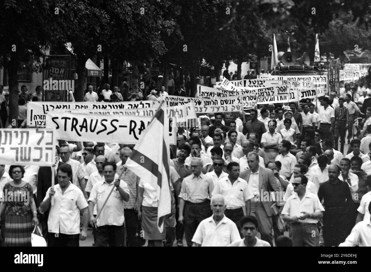 STRAUSS ANTI NAZI PROTEST IN ISRAEL ; 27 MAY 1963 Stock Photo - Alamy