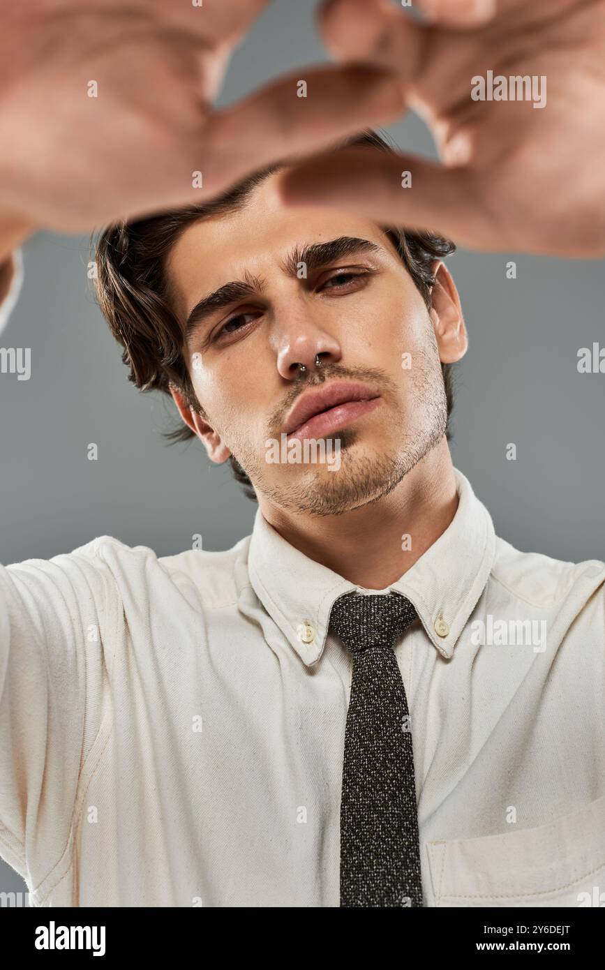 Formal posing techniques hi-res stock photography and images - Alamy