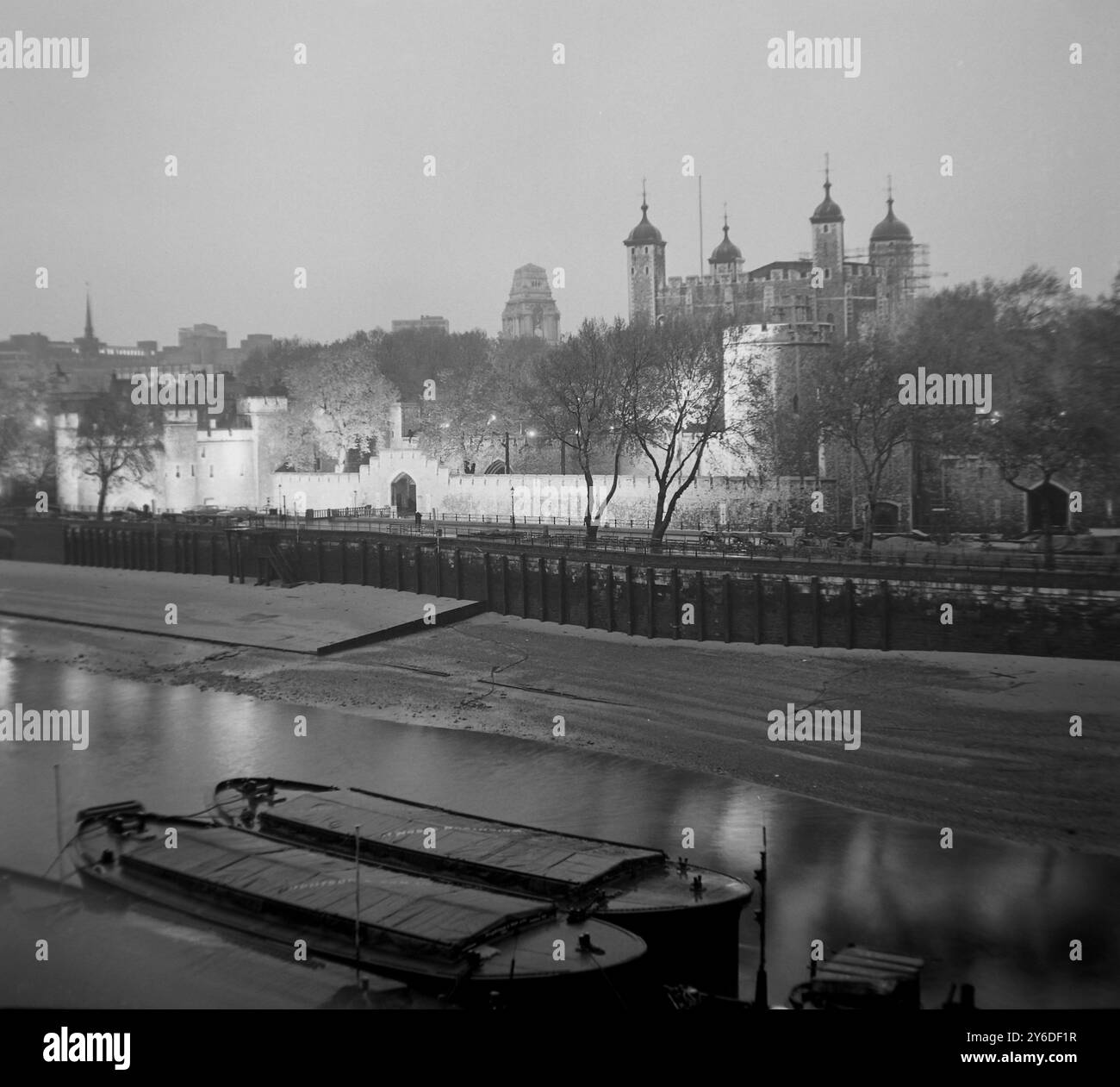 PICTURE FROM TOWER BRIDGE OF THE TOWER OF LONDON ; 23 MAY 1963 Stock ...
