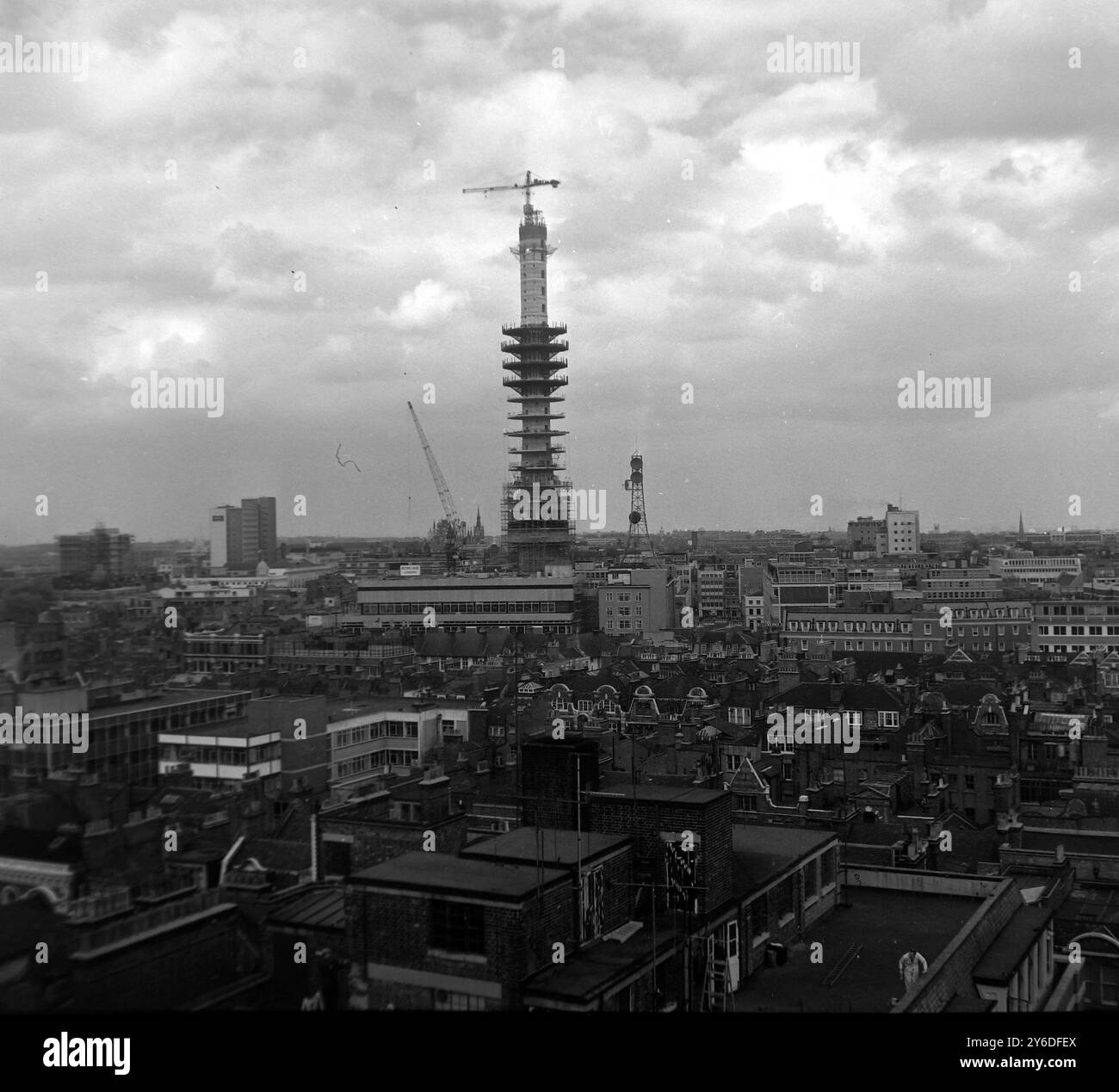 Office tower being built Black and White Stock Photos & Images - Alamy
