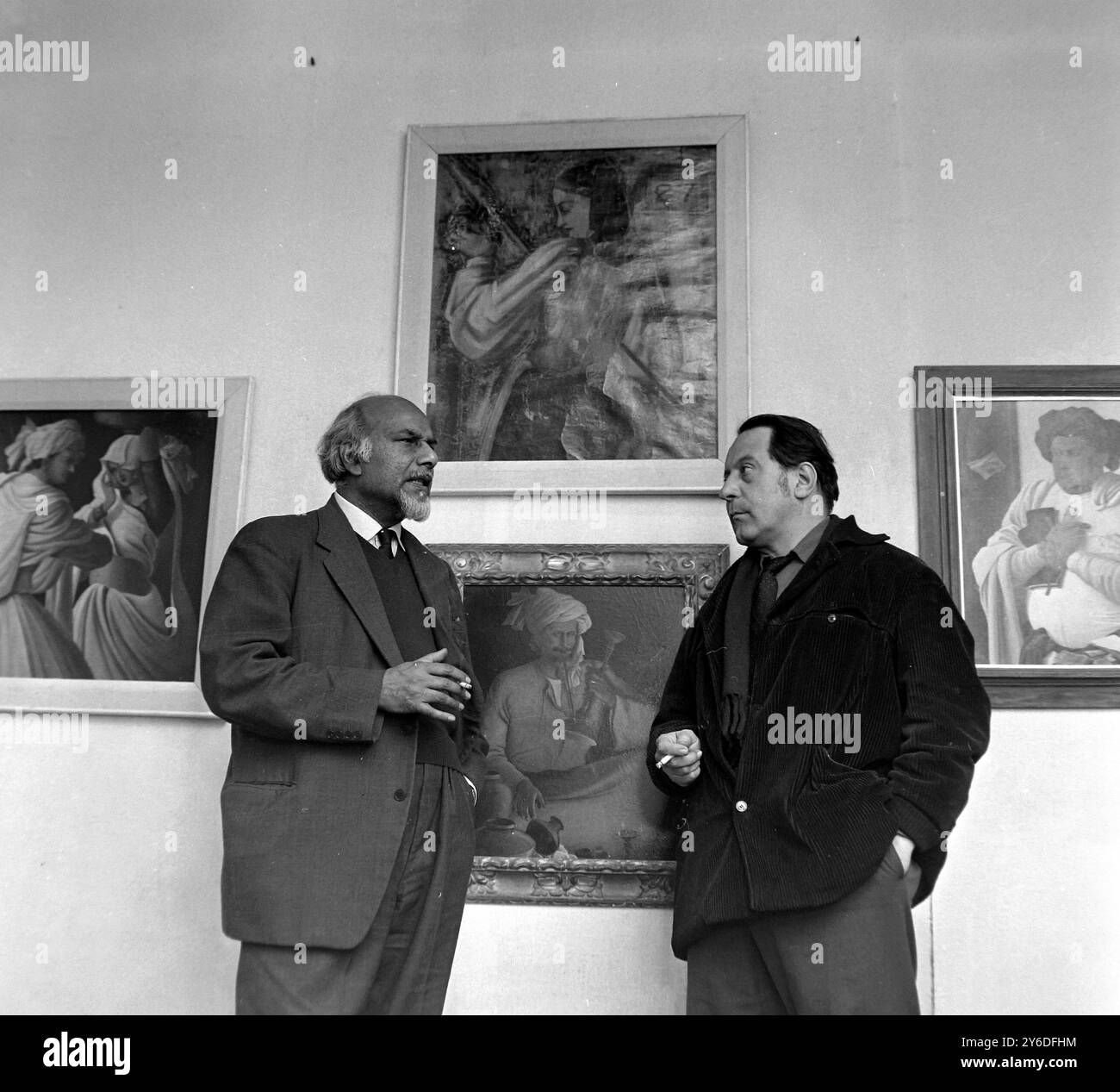 PAINTER PIETRO ANNIGONI WITH ALFRED D THOMAS AT HIS EXHIBITION IN ...