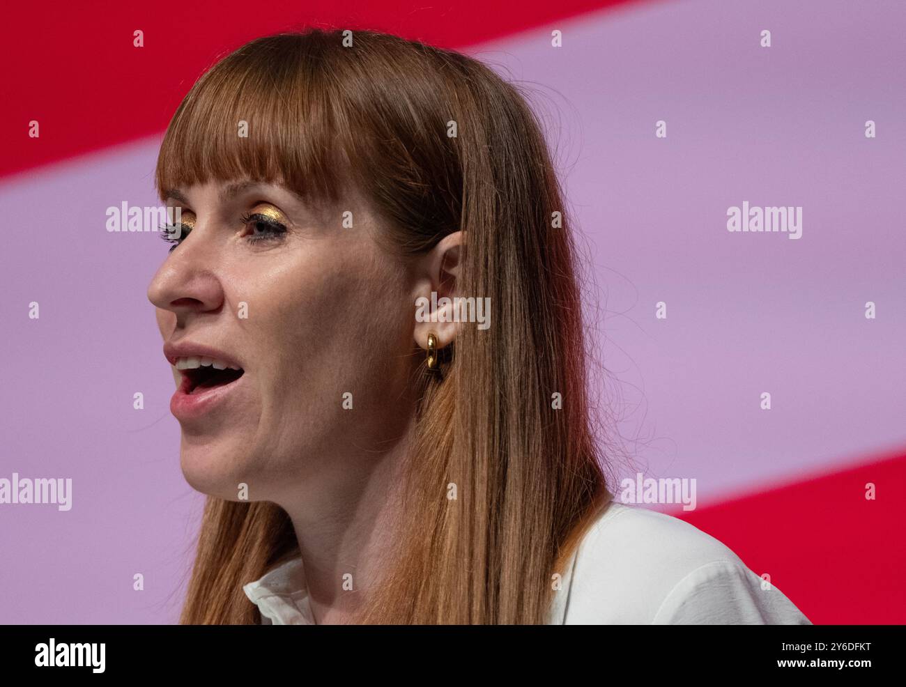 Angela rayner singing the red flag hi-res stock photography and images ...