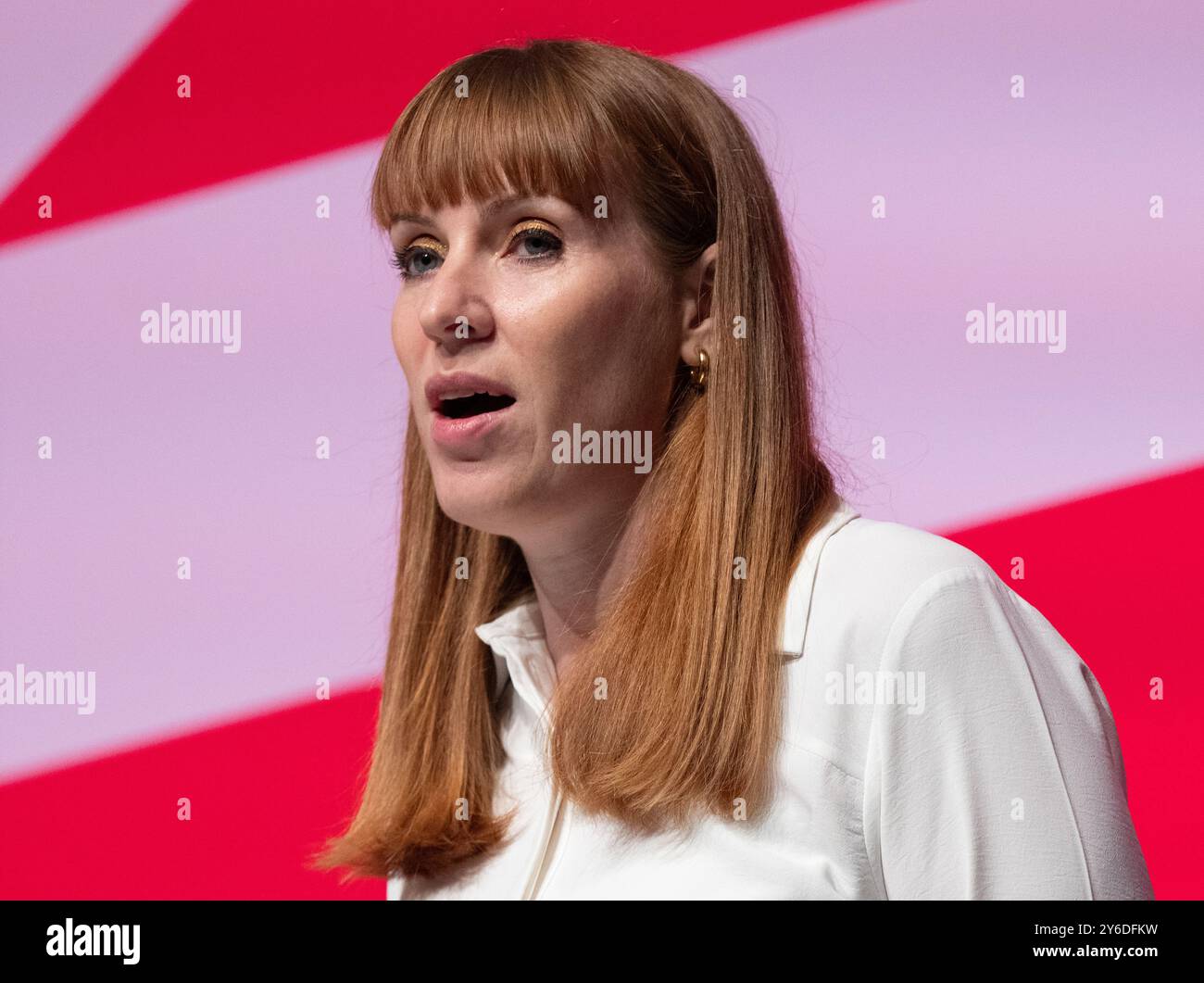 Angela rayner singing the red flag hi-res stock photography and images ...