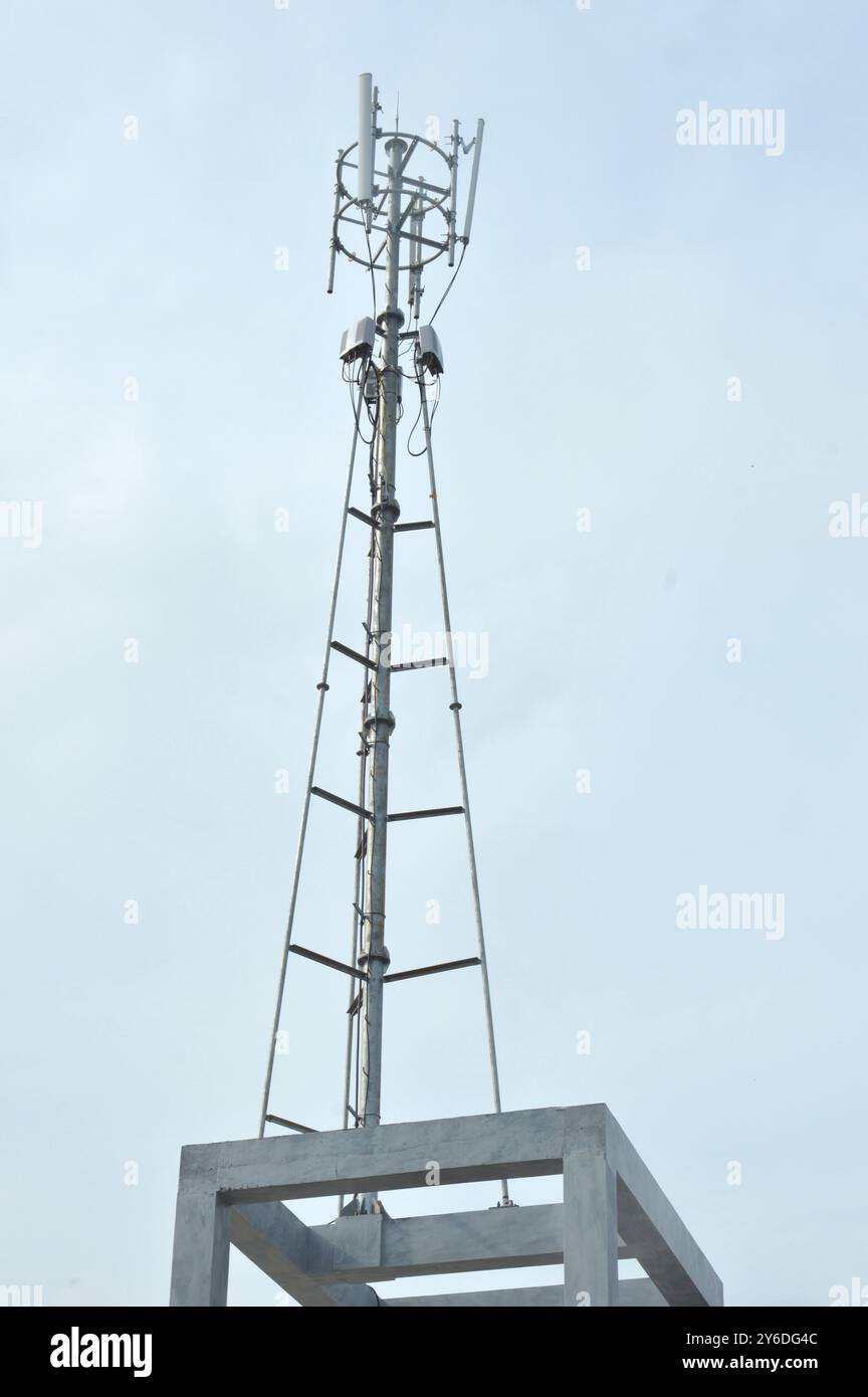 Bts telecommunication mobile network hi-res stock photography and ...