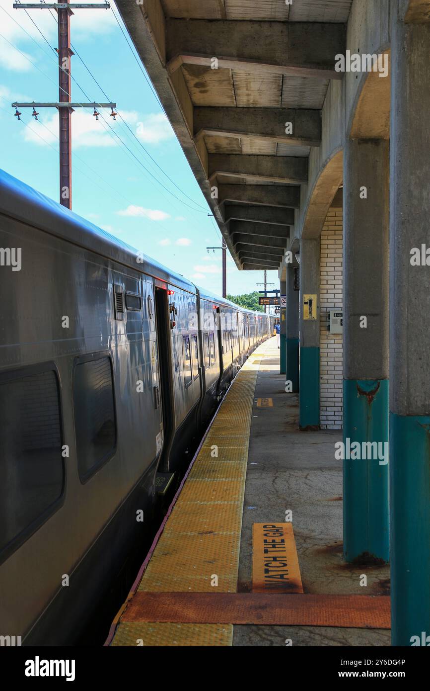 Long Island Railroad Passenger train waiting at the Babylon train ...