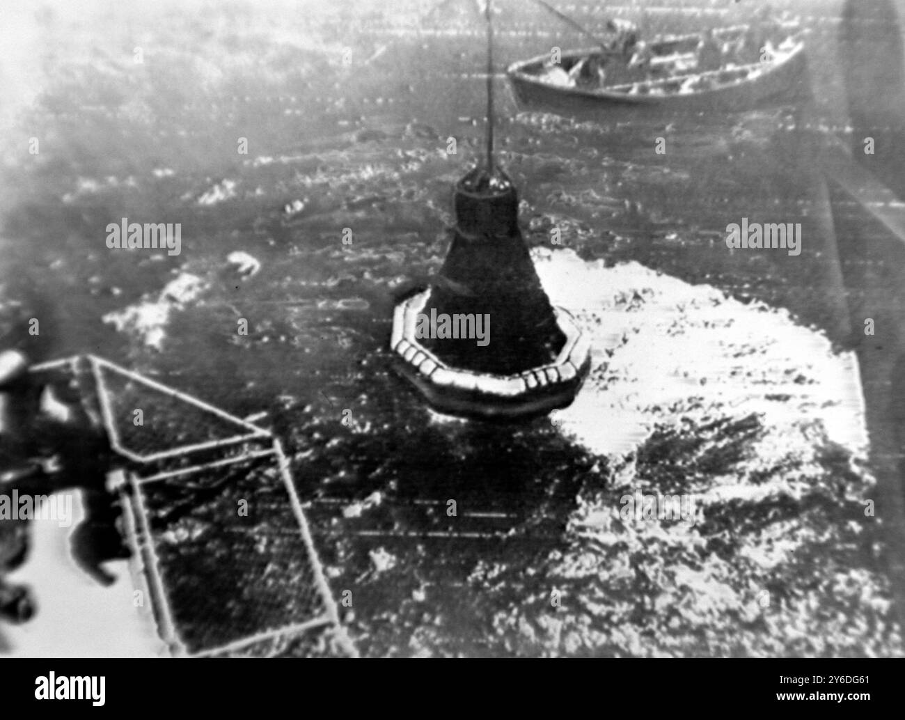 MERCURY FAITH 7 CAPSULE WITH GORDON COOPER IN THE PACIFIC ; 17 MAY 1963 ...