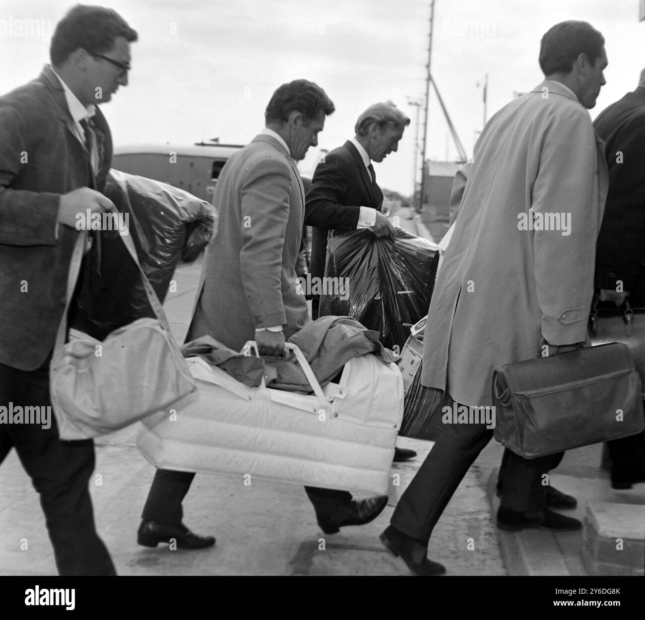ACTRESS MARY URE WITH ROBERT SHAW AND A BABY AT LONDON AIRPORT ; 16 MAY ...