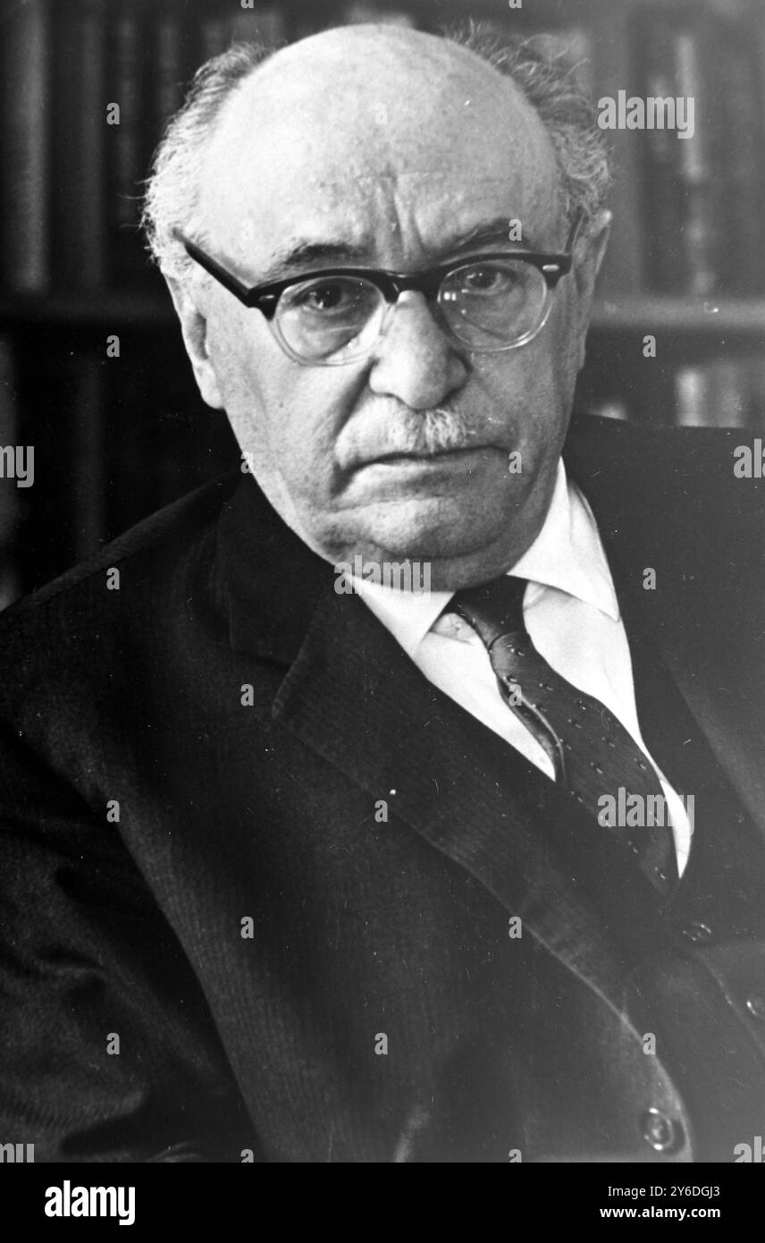 ZALMAN SHAZAR IN TEL AVIV / ; 14 MAY 1963 Stock Photo - Alamy