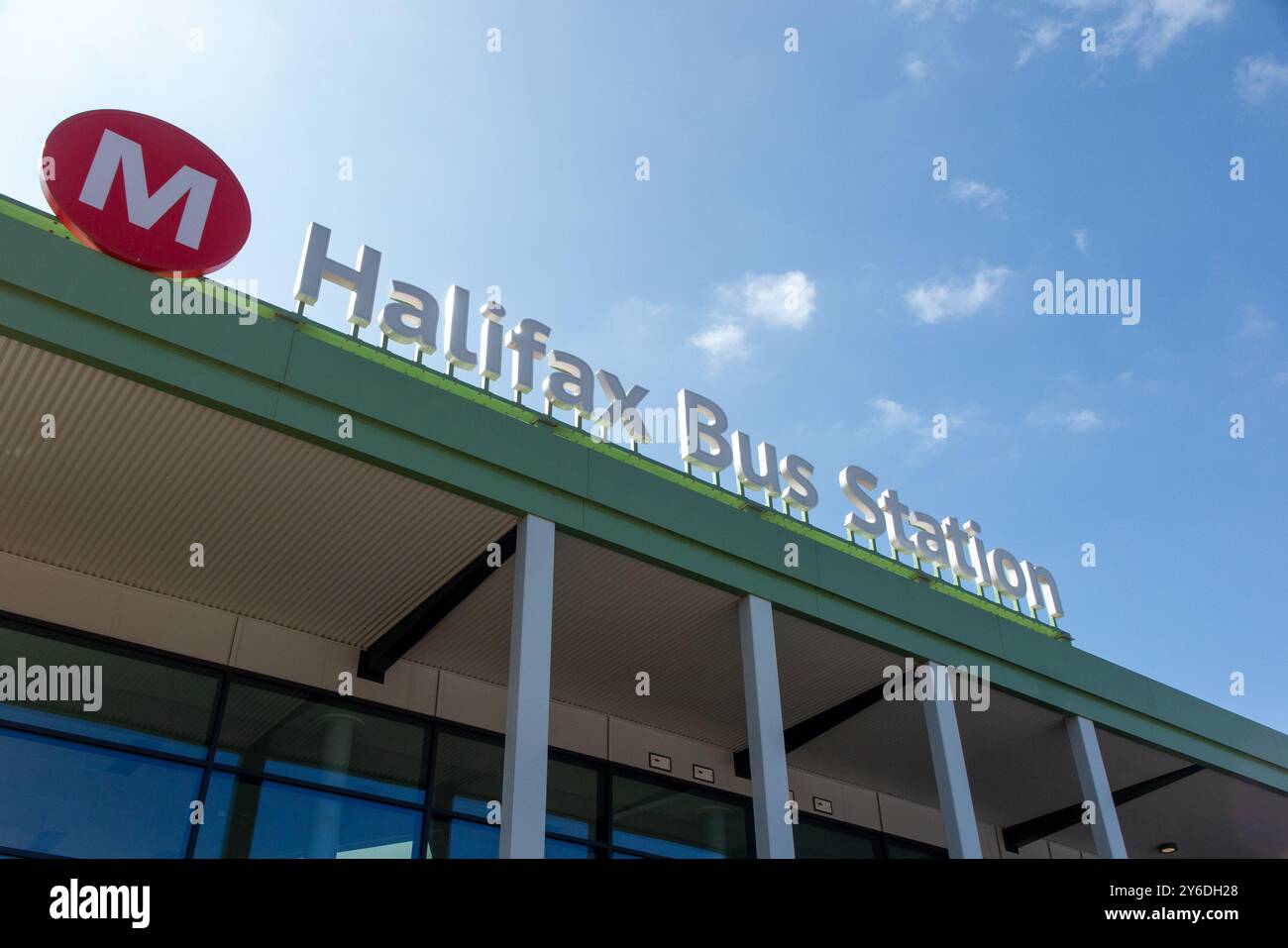 Halifax buses hi-res stock photography and images - Alamy