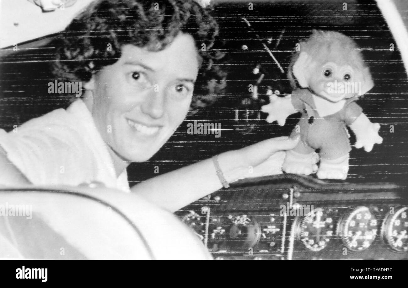 AVIATION BETTY MILLER SMILES AFTER RECORD FLIGHT OVER PACIFIC IN ...