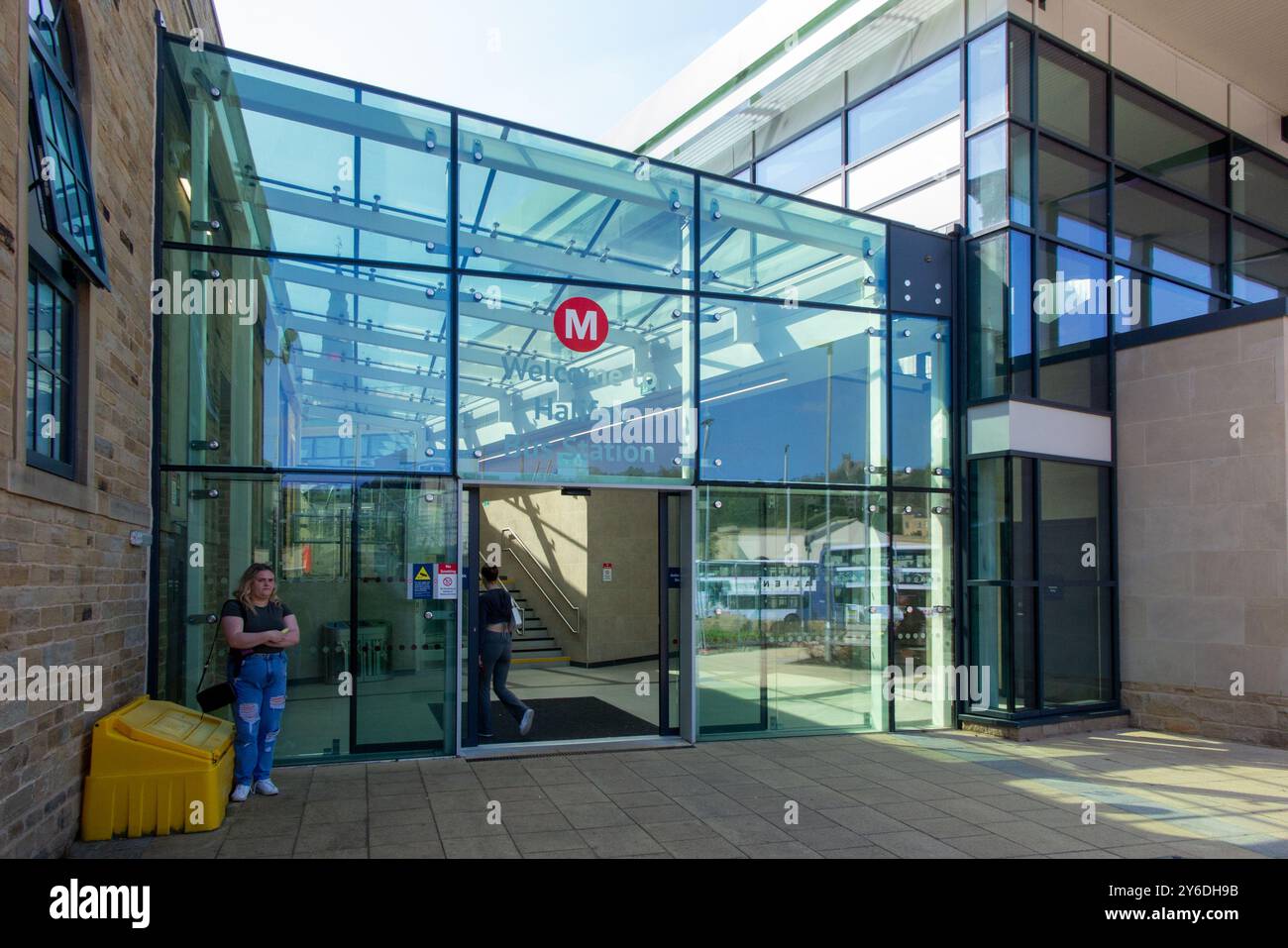 Halifax buses hi-res stock photography and images - Alamy