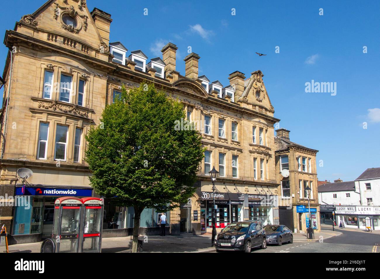 Pedestrianised george street hi-res stock photography and images - Alamy