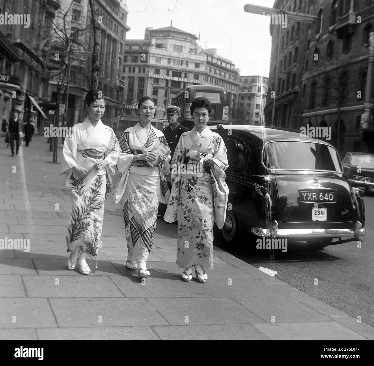 JAPANESE KIMONOS - DANCE BALLROOM FESTIVAL DANCING IN ALDWYCH ; 4 MAY ...