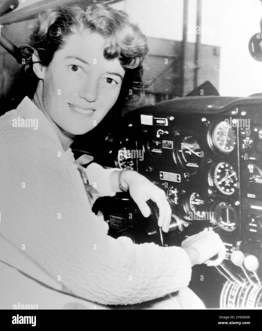 BETTY MILLER WOMAN RECORD FLIGHT PILOT IN CALIFORNIA ; 1 MAY 1963 Stock ...