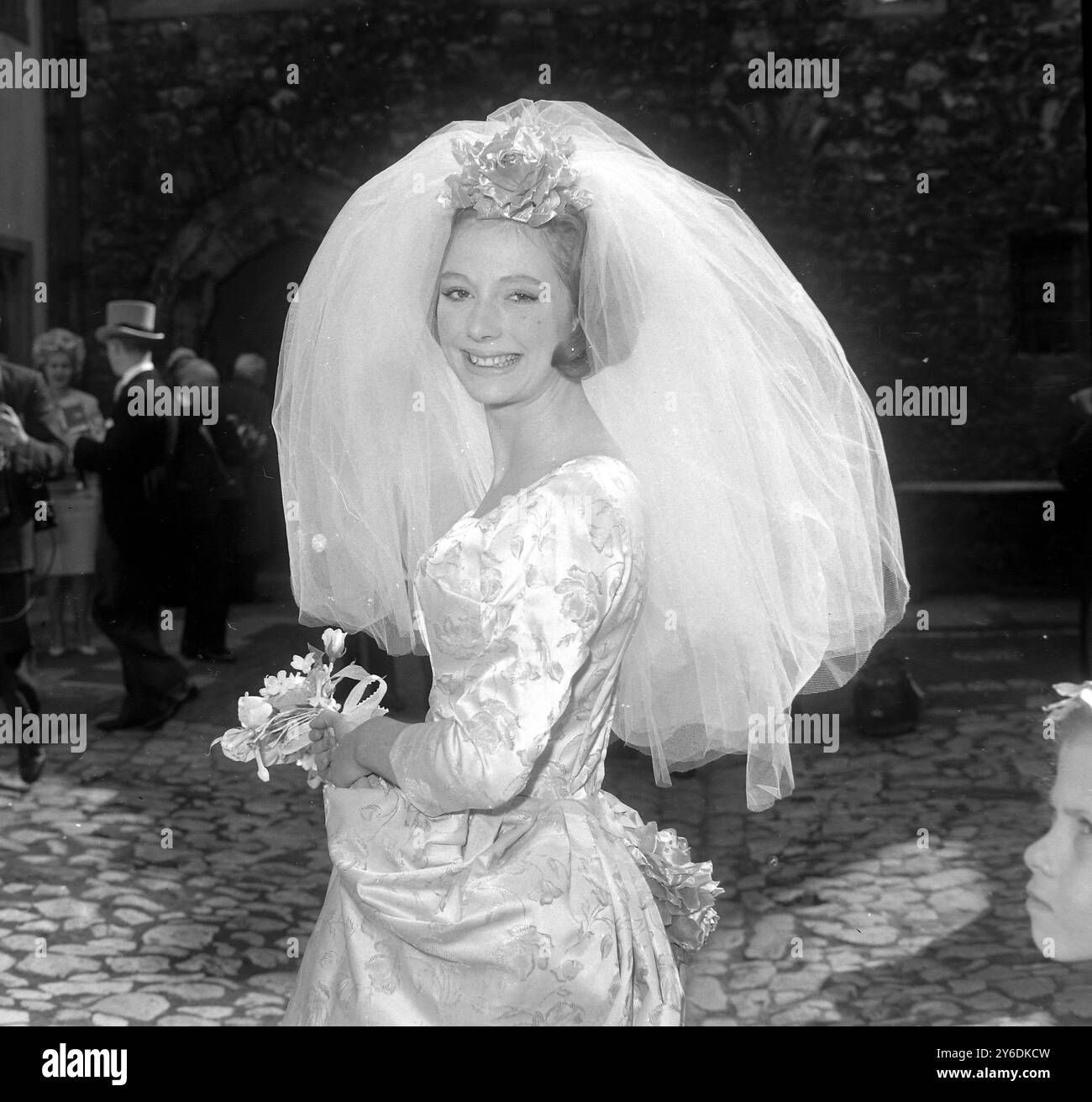 WEDDINGS WENDY BRIGGS AND TIMOTHY HARTWIGHT ; 30 APRIL 1963 Stock Photo ...
