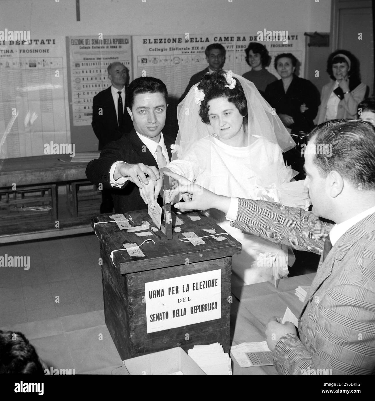 ELECTIONS WEDDING COUPLE VOTING IN ROME ; 29 APRIL 1963 Stock Photo - Alamy
