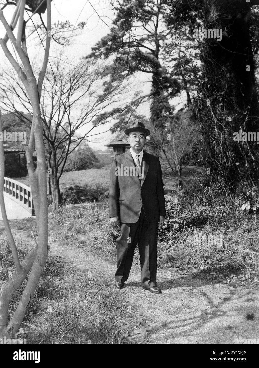 29 APRIL 1963 EMPEROR HIROHITO WALKING IN THE GARDENS OF THE IMPERIAL ...