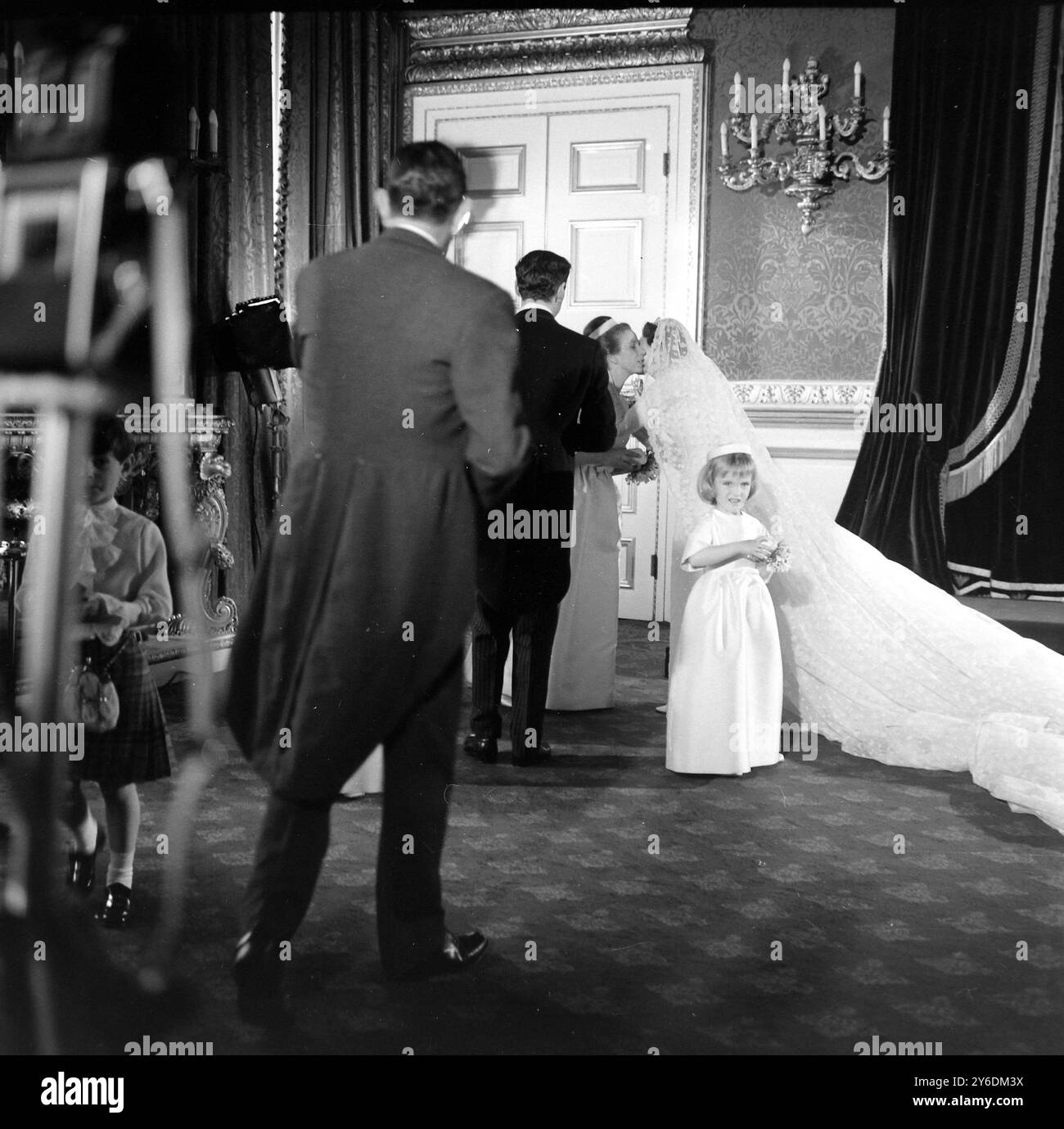 PRINCESS ALEXANDRA AND ANGUS OGILVY WEDDING AT WESTMISTER ABBEY IN ...