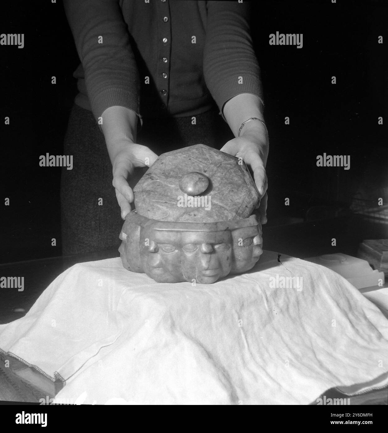 Soapstone bowl hi-res stock photography and images - Alamy
