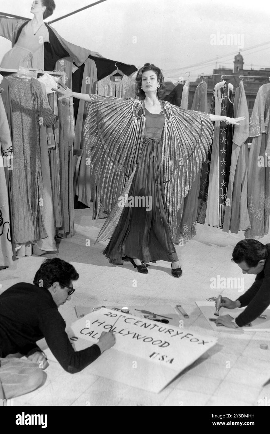 COSTUMES MODEL WEARING DRESS FROM FILM CLEOPATRA IN NAPLES ; 20 APRIL ...