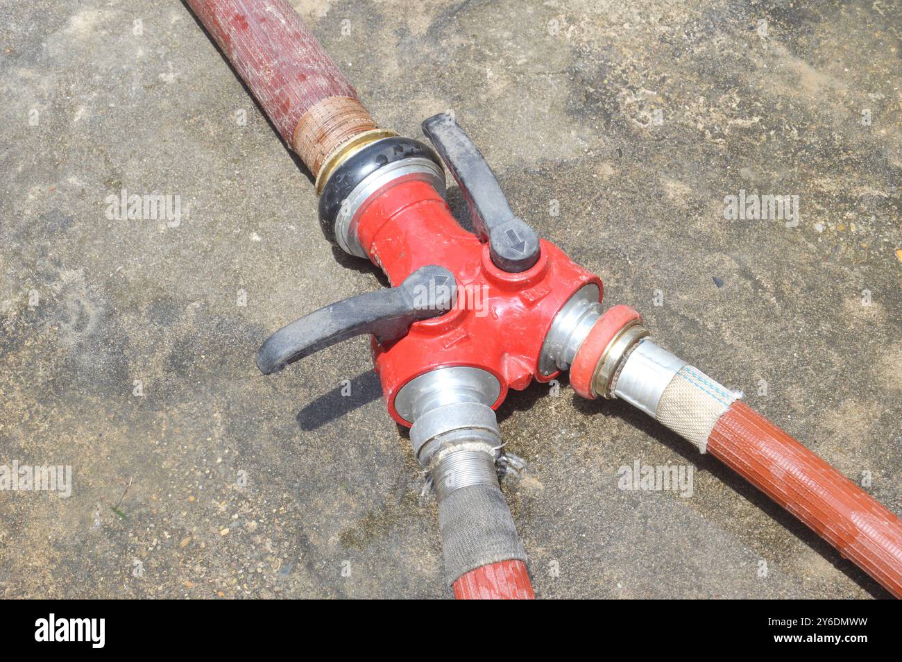 Firemen fighting fire high hi-res stock photography and images - Alamy