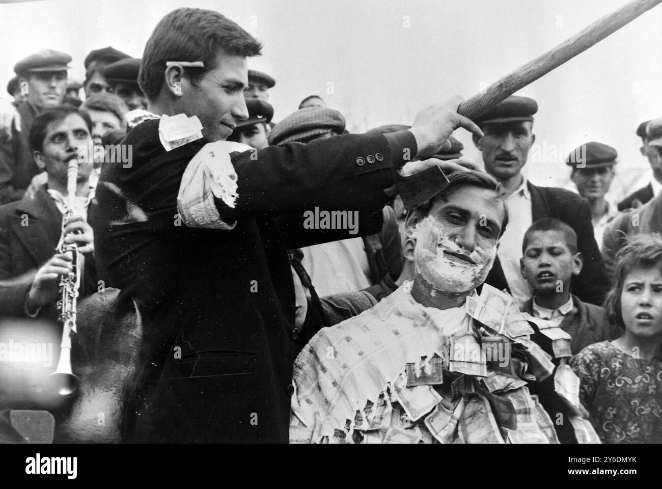 HAIR HAIRSTYLES ERGENE MAHMUT GETS SHAVE BEFORE WEDDING IN TURKEY ; 16 ...