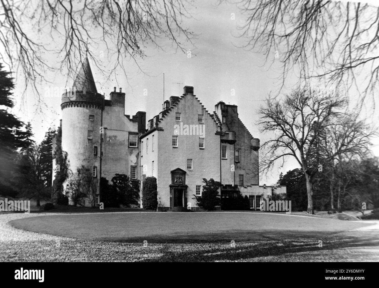 PRINCESS ALEXANDRA - CASTLE FOR HONEYMOON IN ANGUS, SCOTLAND ; 16 APRIL ...