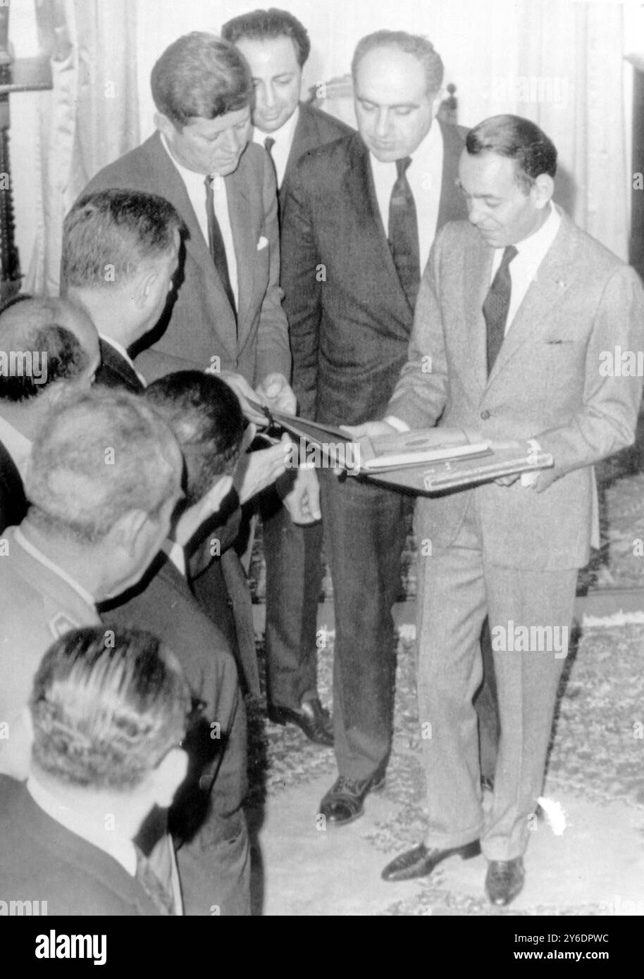 US AMERICAN PRESIDENT JOHN F KENNEDY JFK WITH KING HASSAN OF MOROCCO IN ...