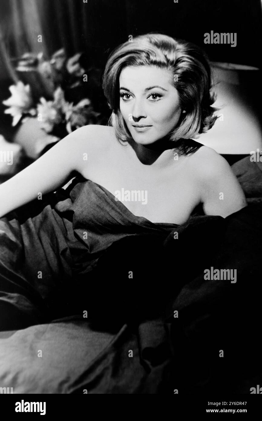 FILMS FROM RUSSIA WITH LOVE AND DANELA BIANCHI ON JAMES BOND MOVIE SET ...