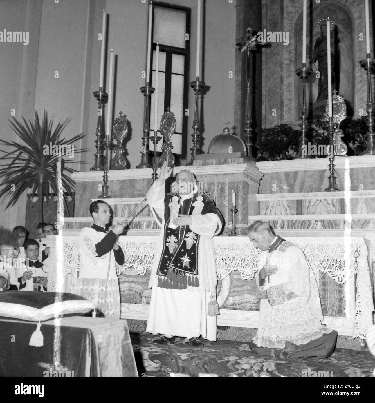 POPE JOHN XXIII LENT SERVICE / ; 25 MARCH 1963 Stock Photo - Alamy