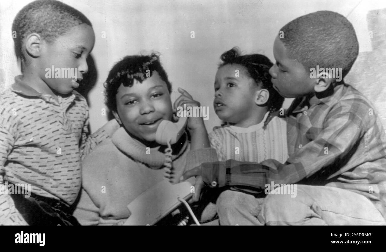 DAVID MOORE WITH BROTHERS AND SISTERS IN NEW YORK / ; 23 MARCH 1963 ...