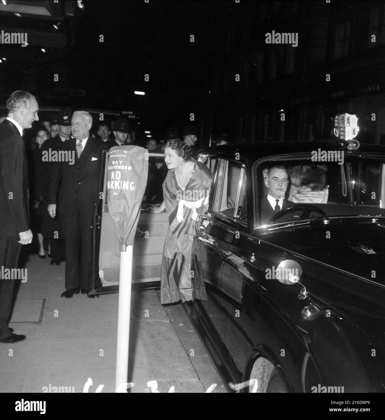 Queen elizabeth the queen mother 1963 Black and White Stock Photos ...